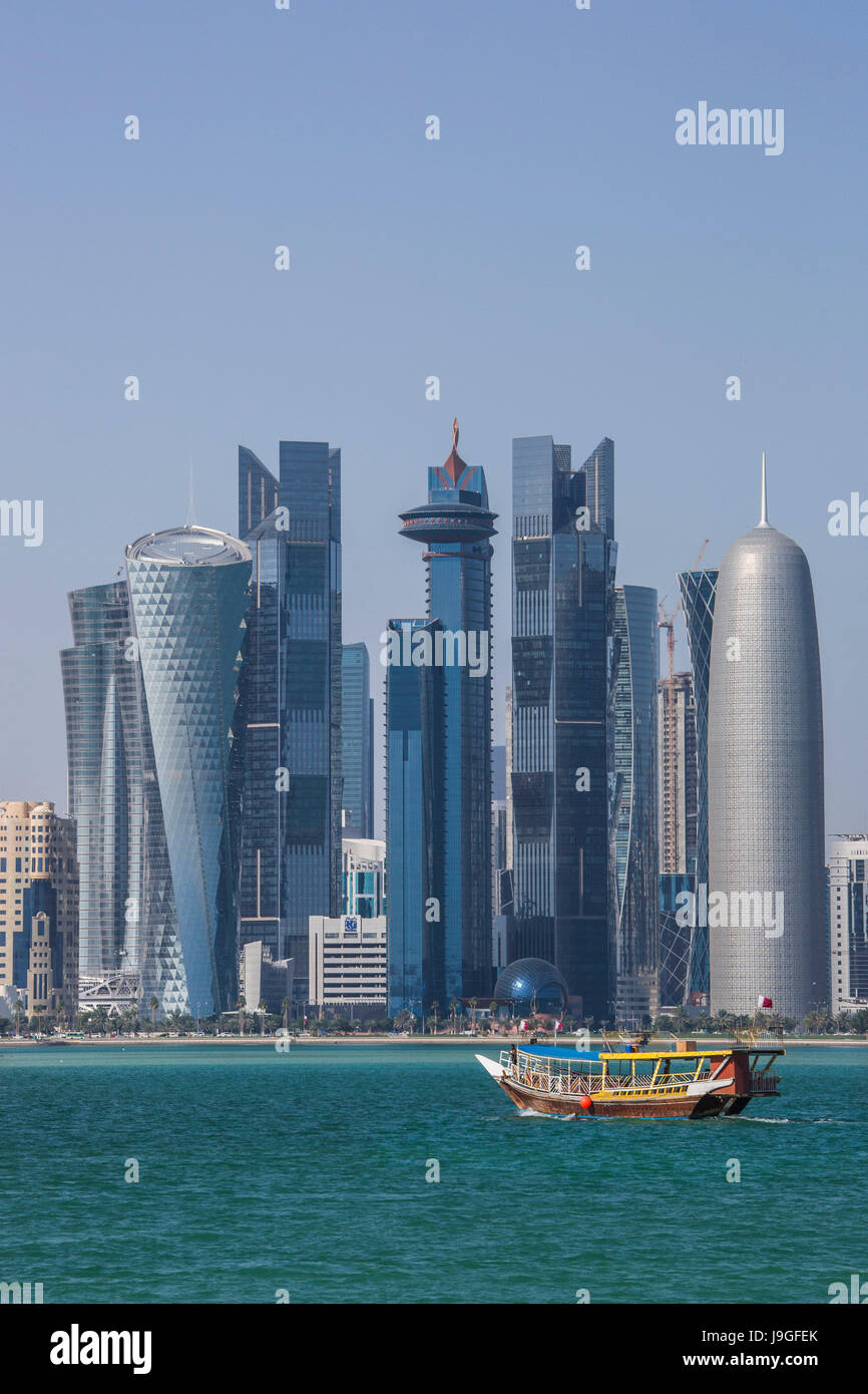 Qatar, Doha City, The Corniche, West bay skyline Stock Photo - Alamy