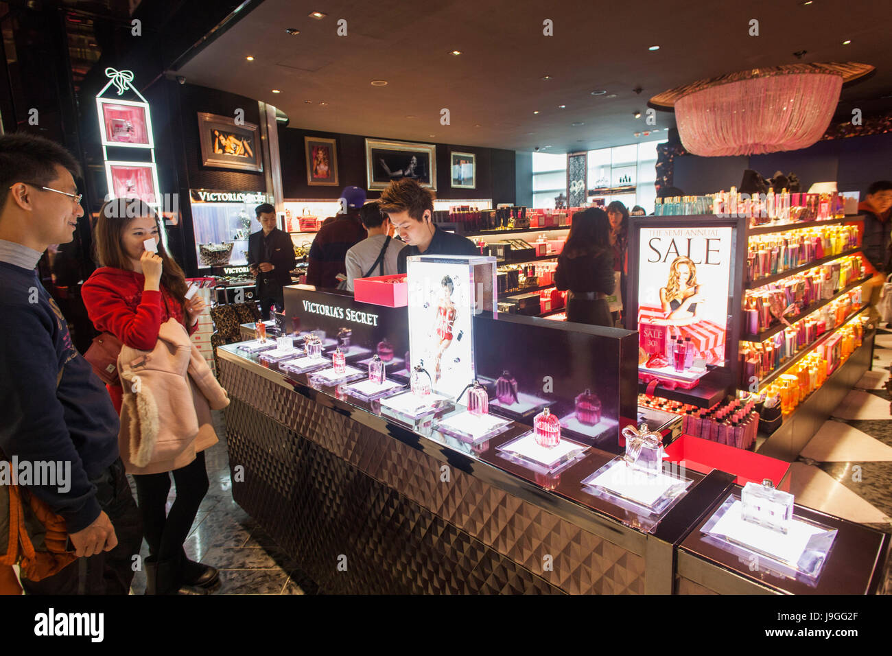 Victorias secret shop store hi-res stock photography and images - Alamy