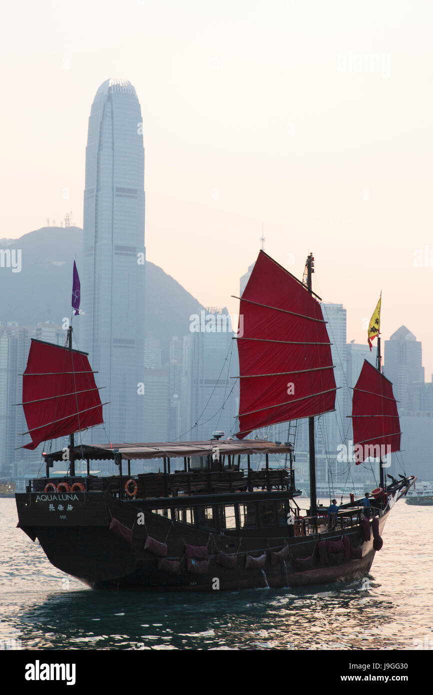 China, Hong Kong, Junk Boat Stock Photo - Alamy