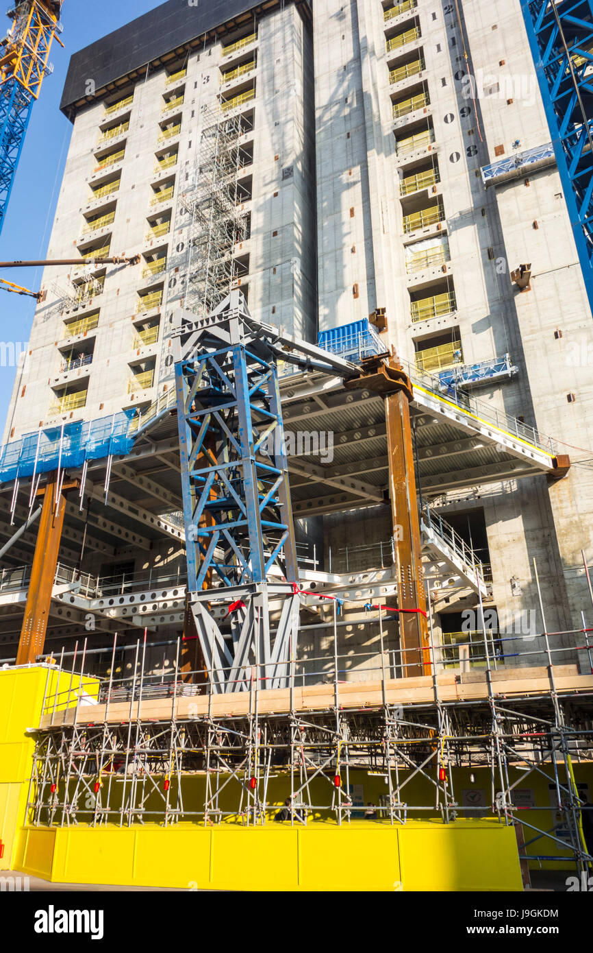 Construction work at 100 Bishopsgate development skyscraper tower by ...