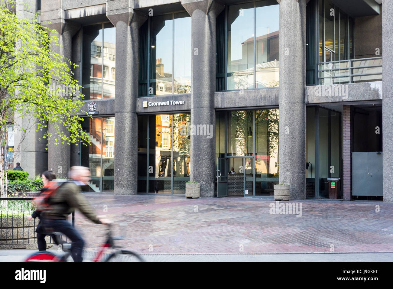 Cromwell Tower Barbican Stock Photos & Cromwell Tower Barbican Stock ...