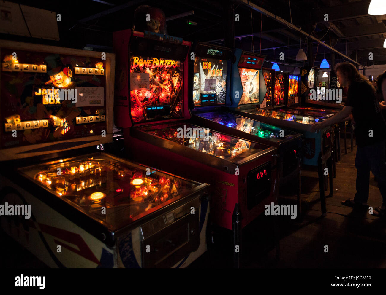 Pinball machines hi-res stock photography and images - Alamy
