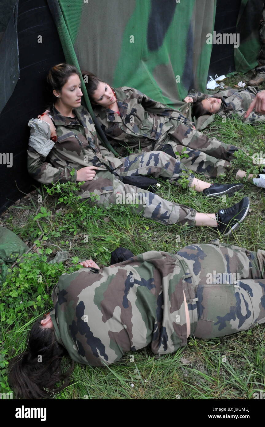 Realistic emergency drill for French Reservist Medical Personnels in La ...