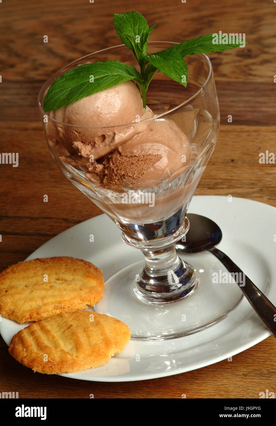 Helsett Farm Cornish Ice-Cream with owners Sarah Talbot-Ponsonby and ...
