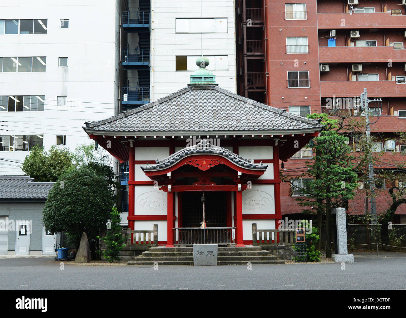 Jodo sect temple hi-res stock photography and images - Alamy