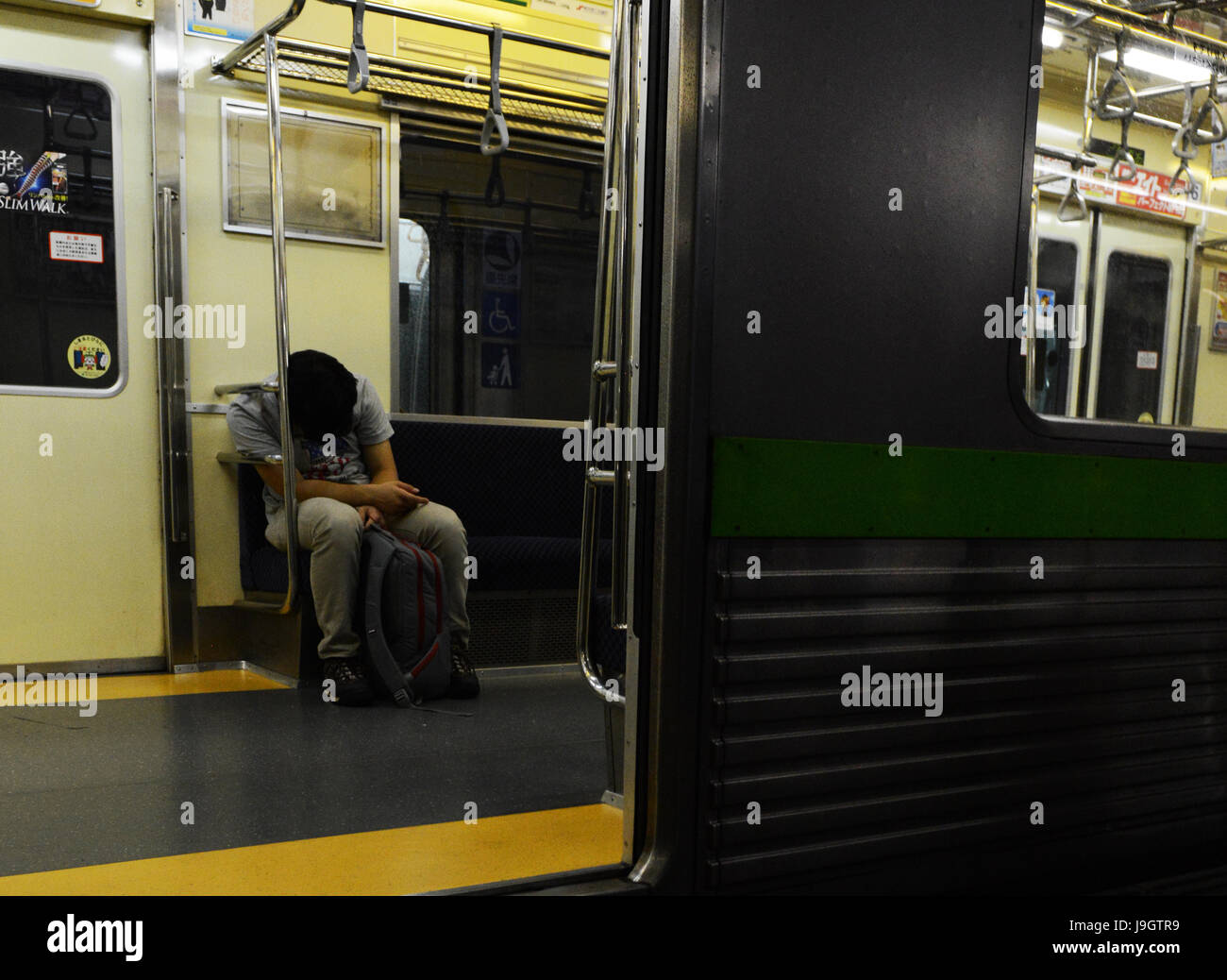 Tokyo yamanote line hi-res stock photography and images - Alamy