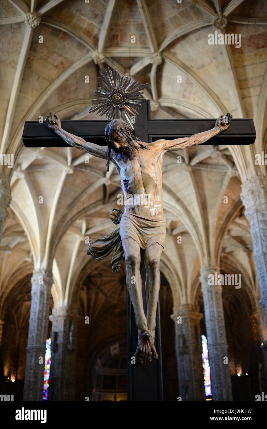Christ crucified statue hi-res stock photography and images - Alamy