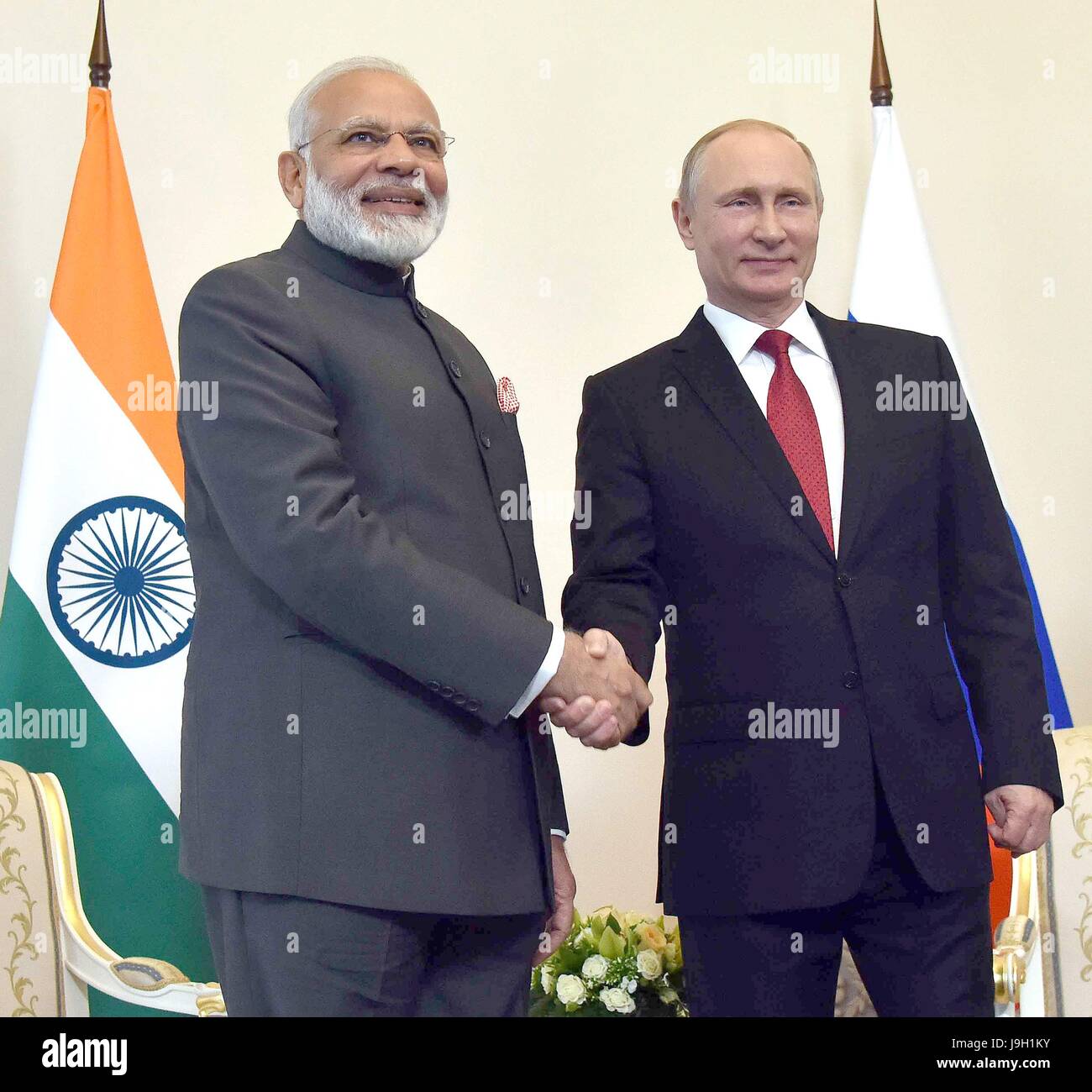 Handshake India High Resolution Stock Photography and Images - Alamy