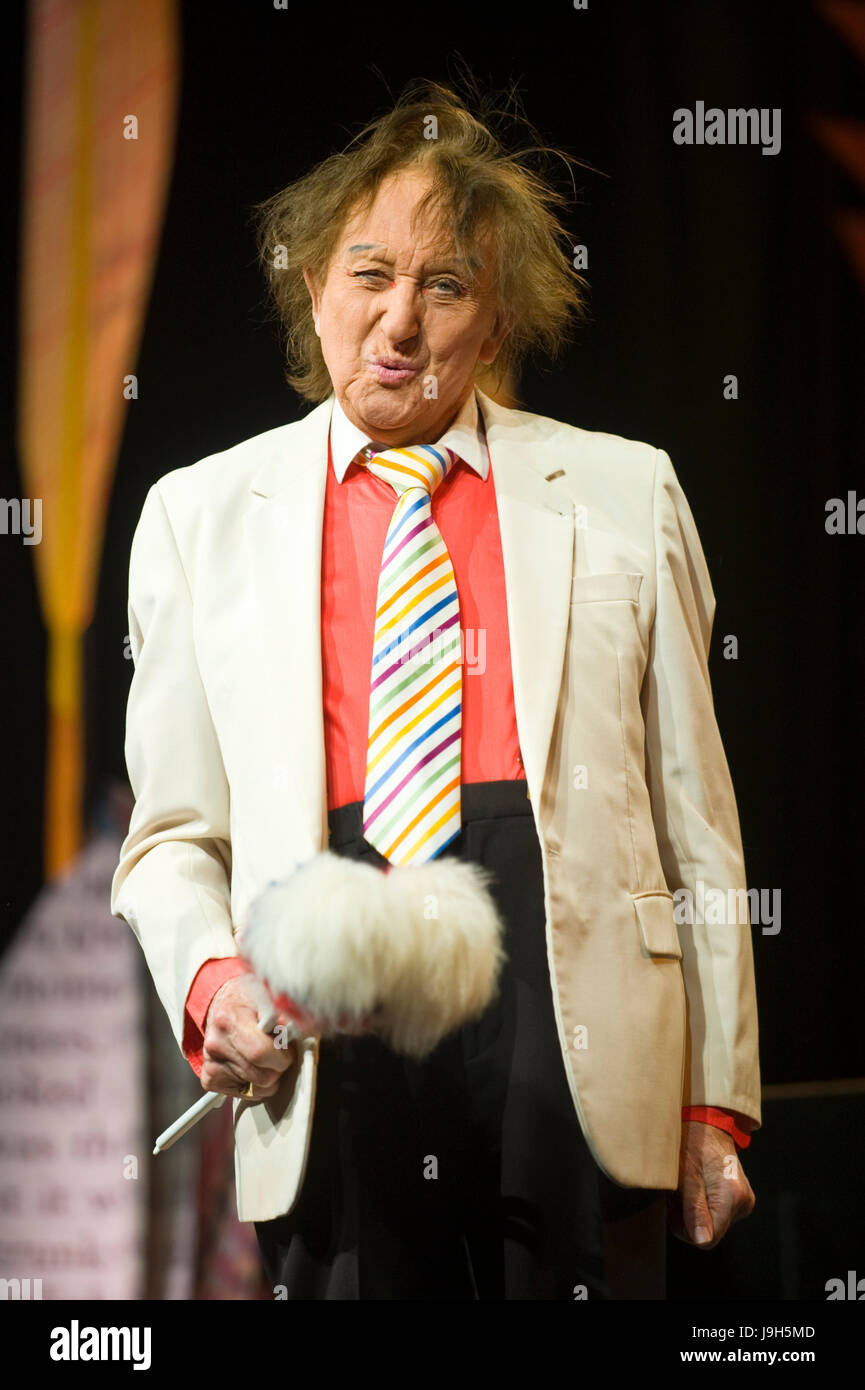 Ken dodd doddy comedian hi-res stock photography and images - Alamy
