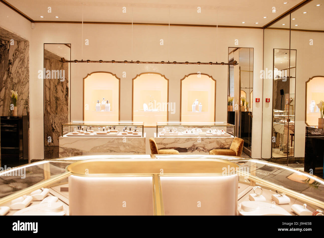 The Bulgari shop opening on 01/06/17 in Frankfurt | usage worldwide ...