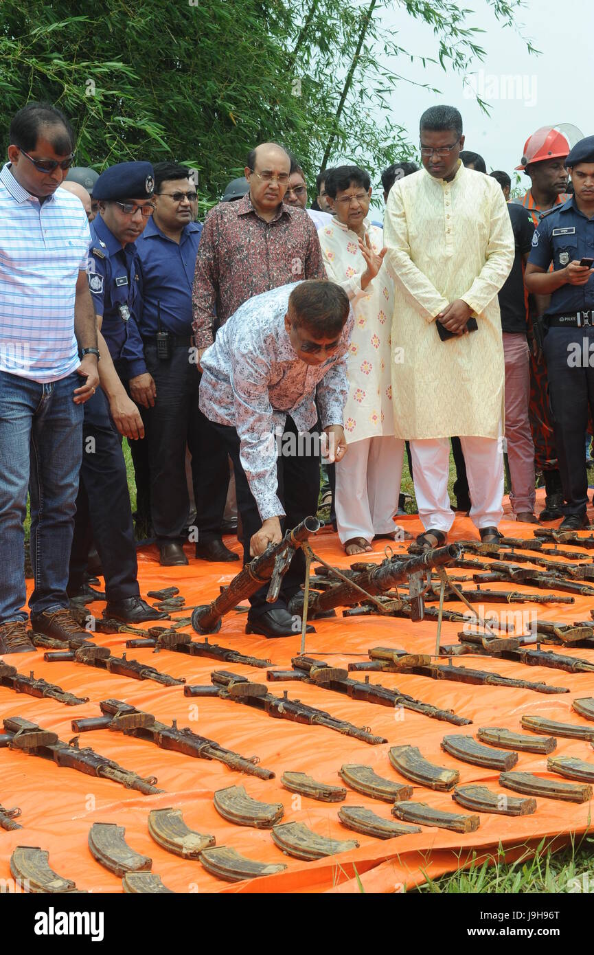Rocket launchers hi-res stock photography and images - Alamy