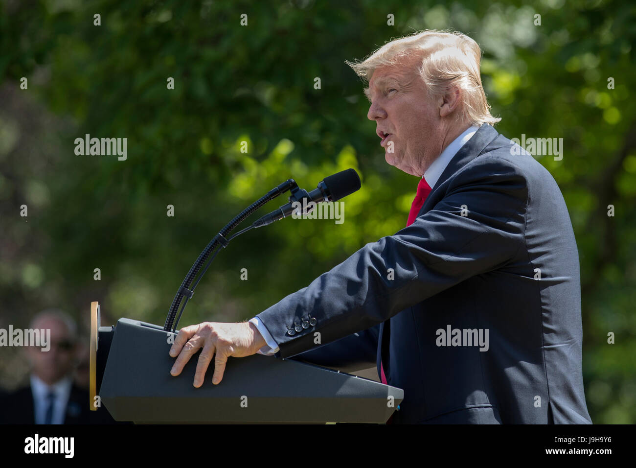 Donald trump paris climate hi-res stock photography and images - Alamy