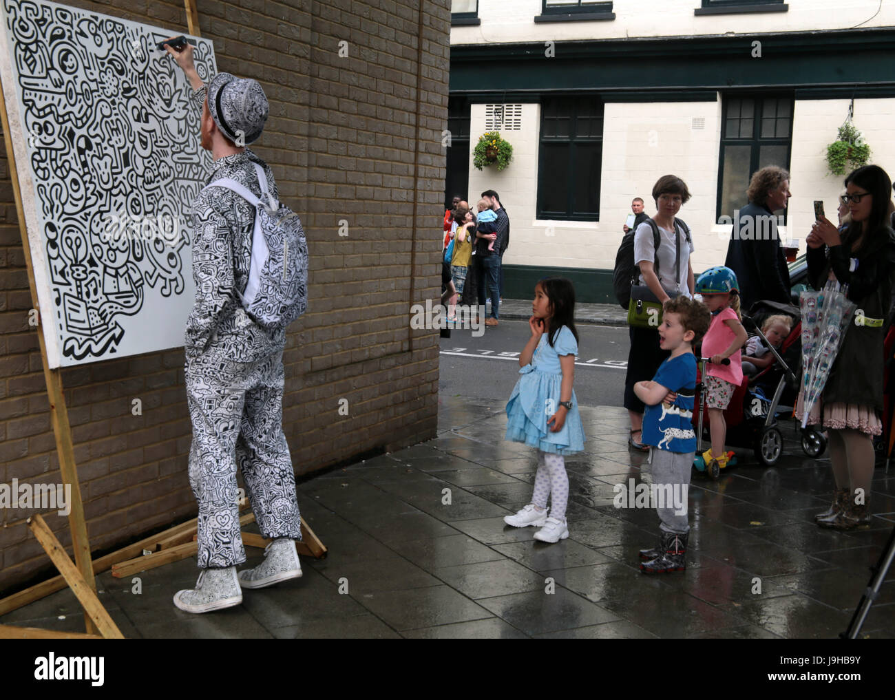 London, UK. 2nd June 2017. As part of the Brockley St Art Festival ,Sam ...