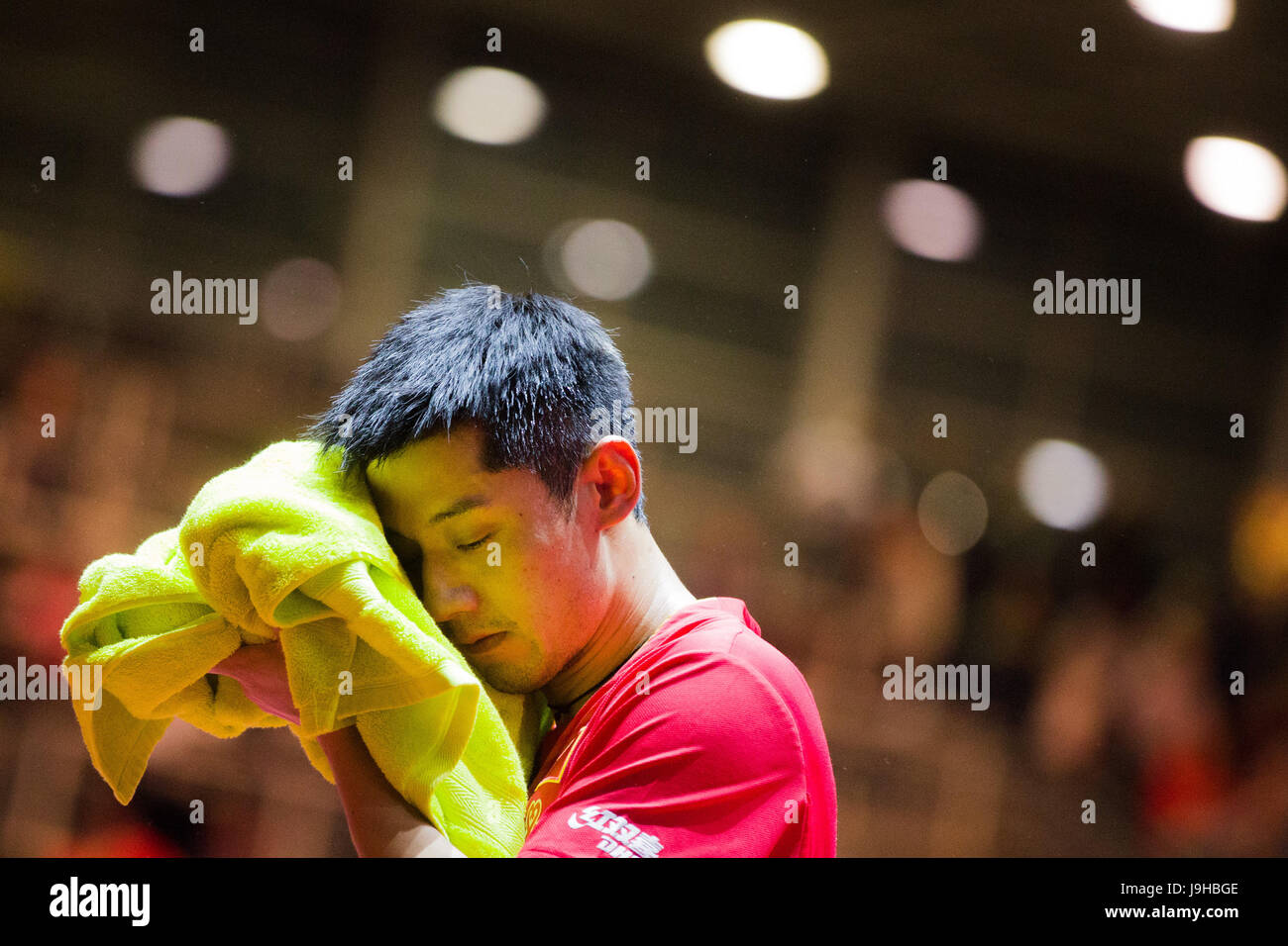 Duesseldorf, Germany. 02nd June, 2017. Jike Zhang (China) clears away ...