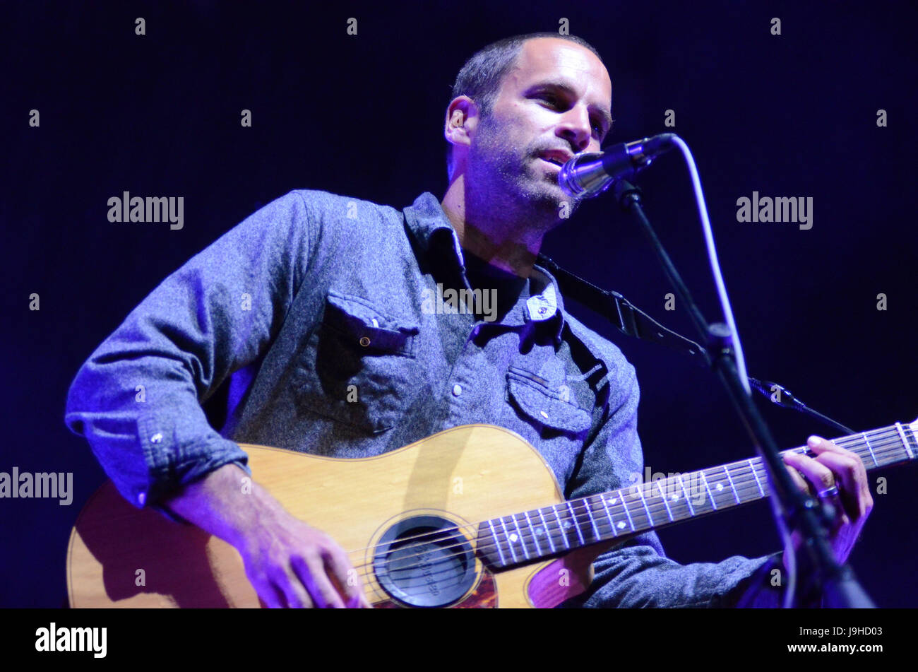 Jack johnson singer hi-res stock photography and images - Alamy
