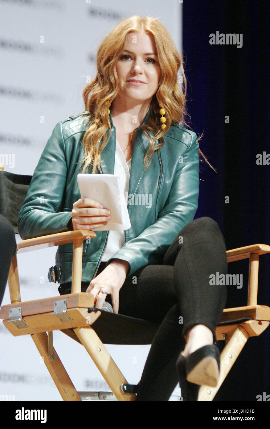 New York, NY, USA. 02nd June, 2017. Isla Fisher at BookExpo 2017 ...