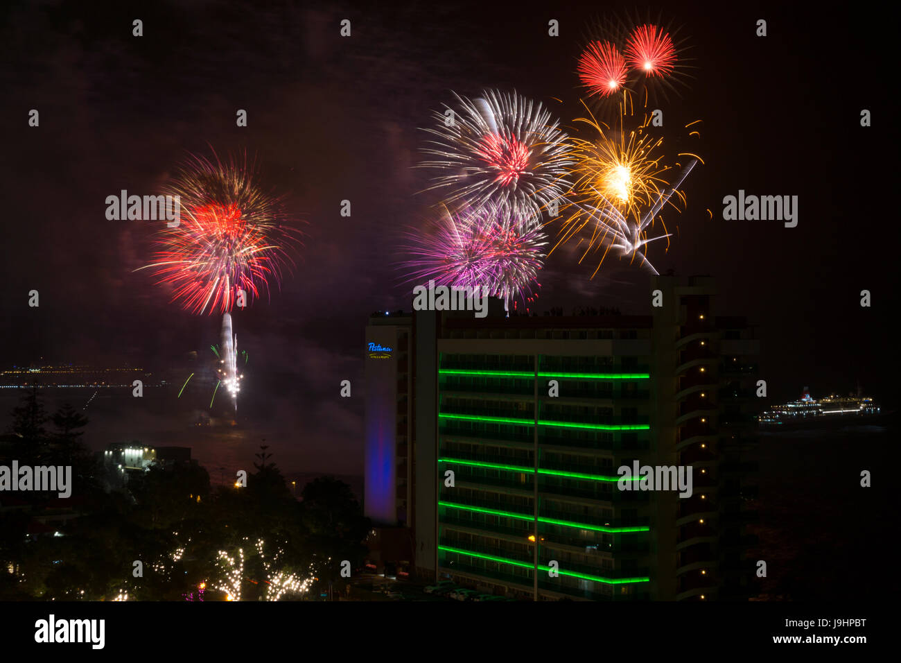 The spectacular New Year's Eve firework display at Funchal, Madeira ...