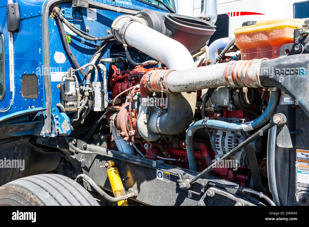 18 wheeler engine hi-res stock photography and images - Alamy