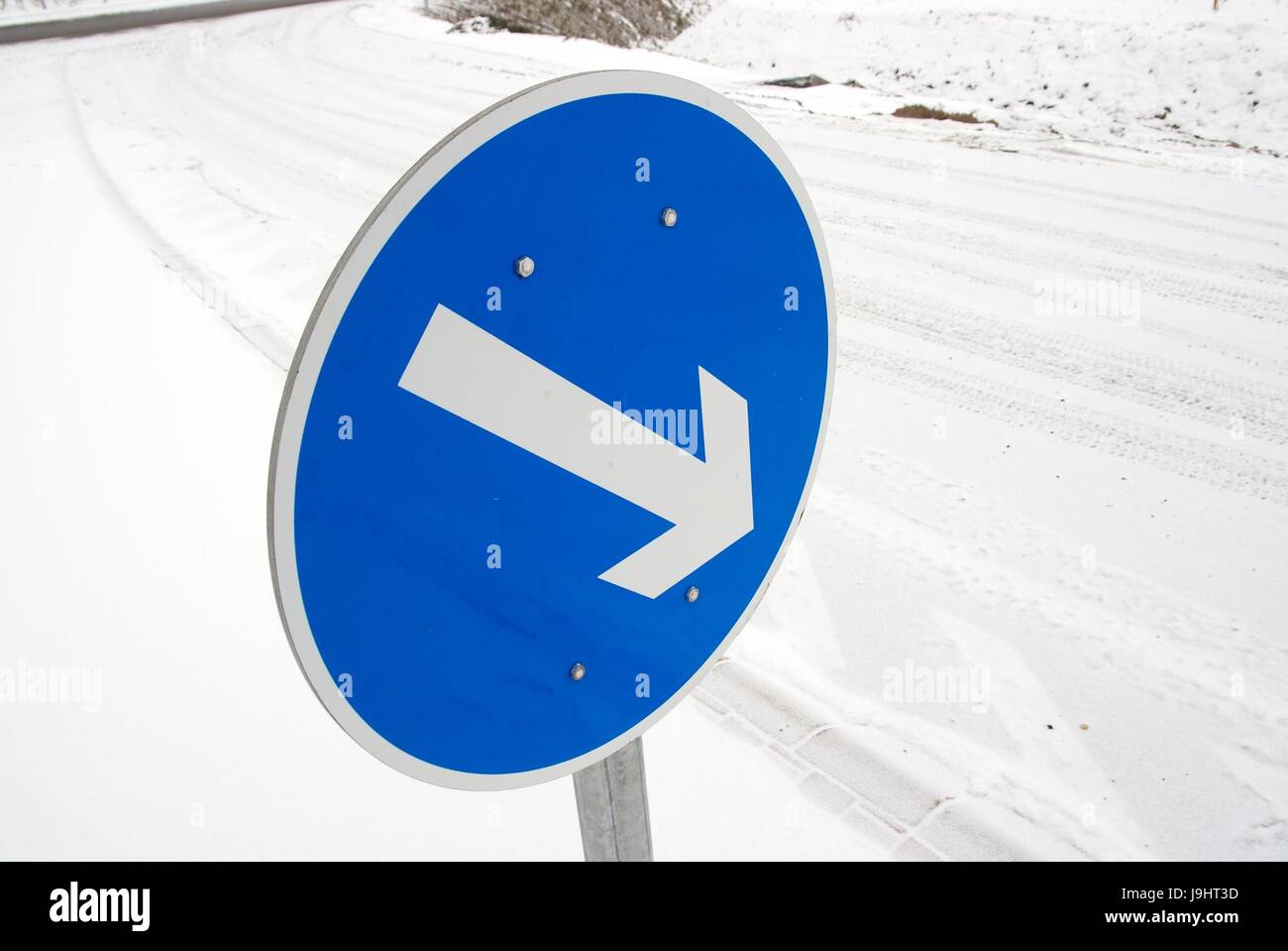 sign, signal, blue, traffic, transportation, roadside, arrow, road ...