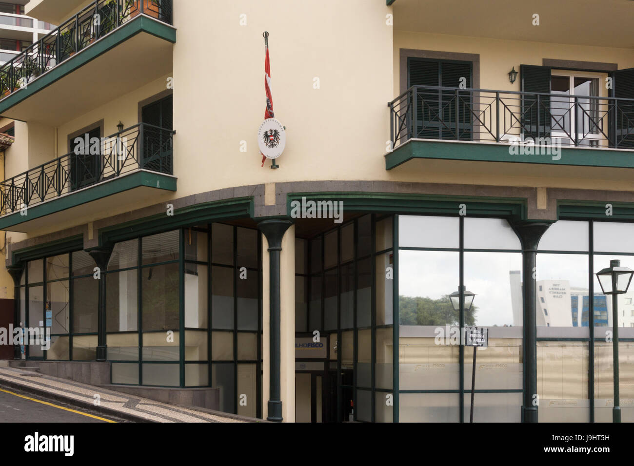 Embassy mission hi-res stock photography and images - Alamy