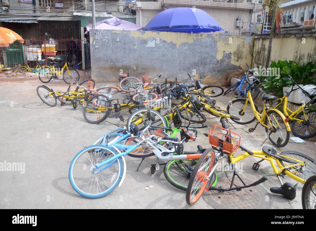 Sharing bike shanghai hi-res stock photography and images - Alamy Sharing bike shanghai hi-res stock photography and images - Alamy
