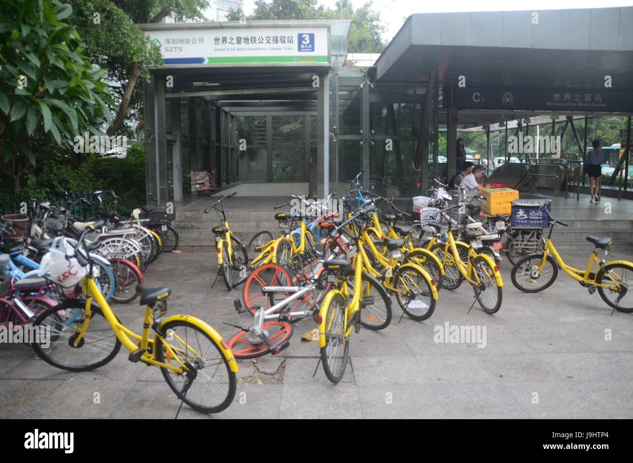 Bike sharing chaos in China. Mobile and Ofo has flooded China’s streets ...