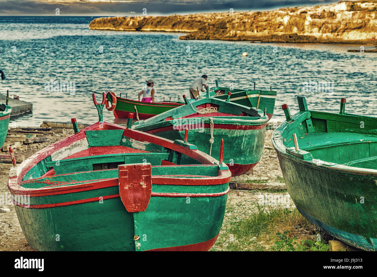 Green rowing boats hi-res stock photography and images - Alamy