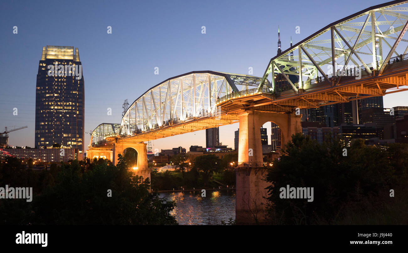 Cumberland river pedestrian bridge hi-res stock photography and images ...
