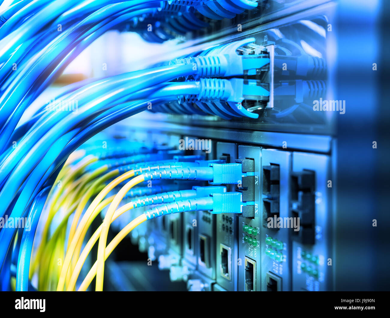 Broadband cable hi-res stock photography and images - Alamy