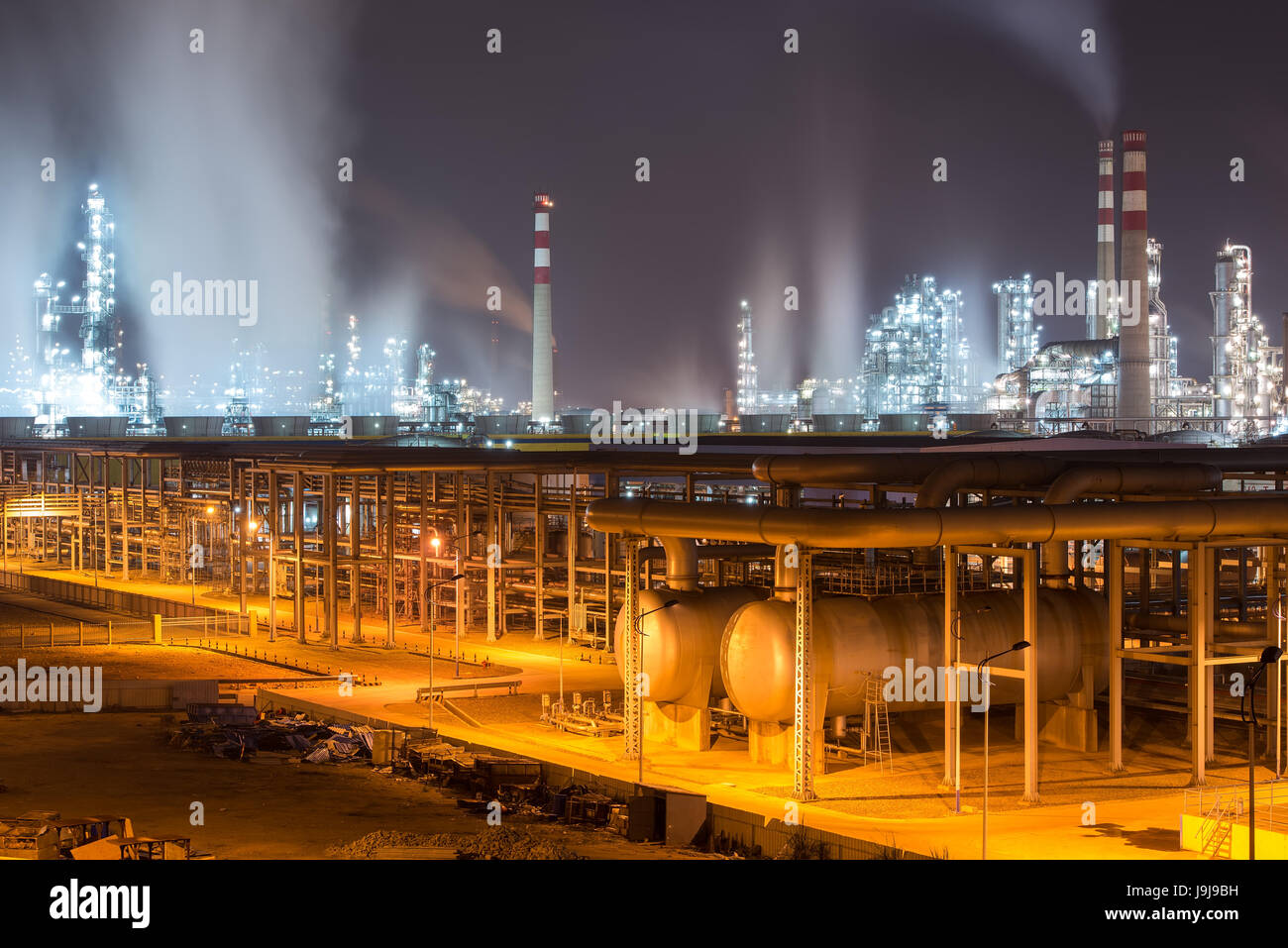 Giant pipelines hi-res stock photography and images - Alamy