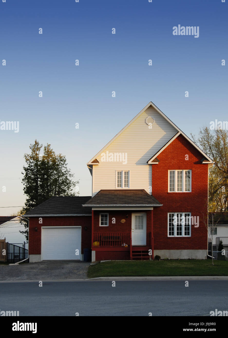 house, building, modern, modernity, new, door, car, automobile, vehicle ...