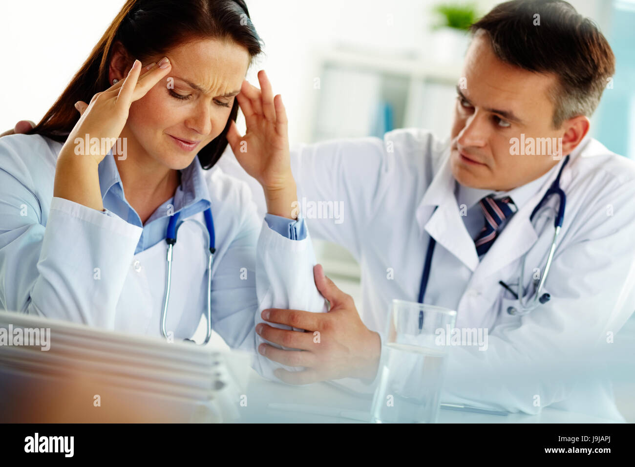 doctor, physician, medic, medical practicioner, woman, humans, human ...