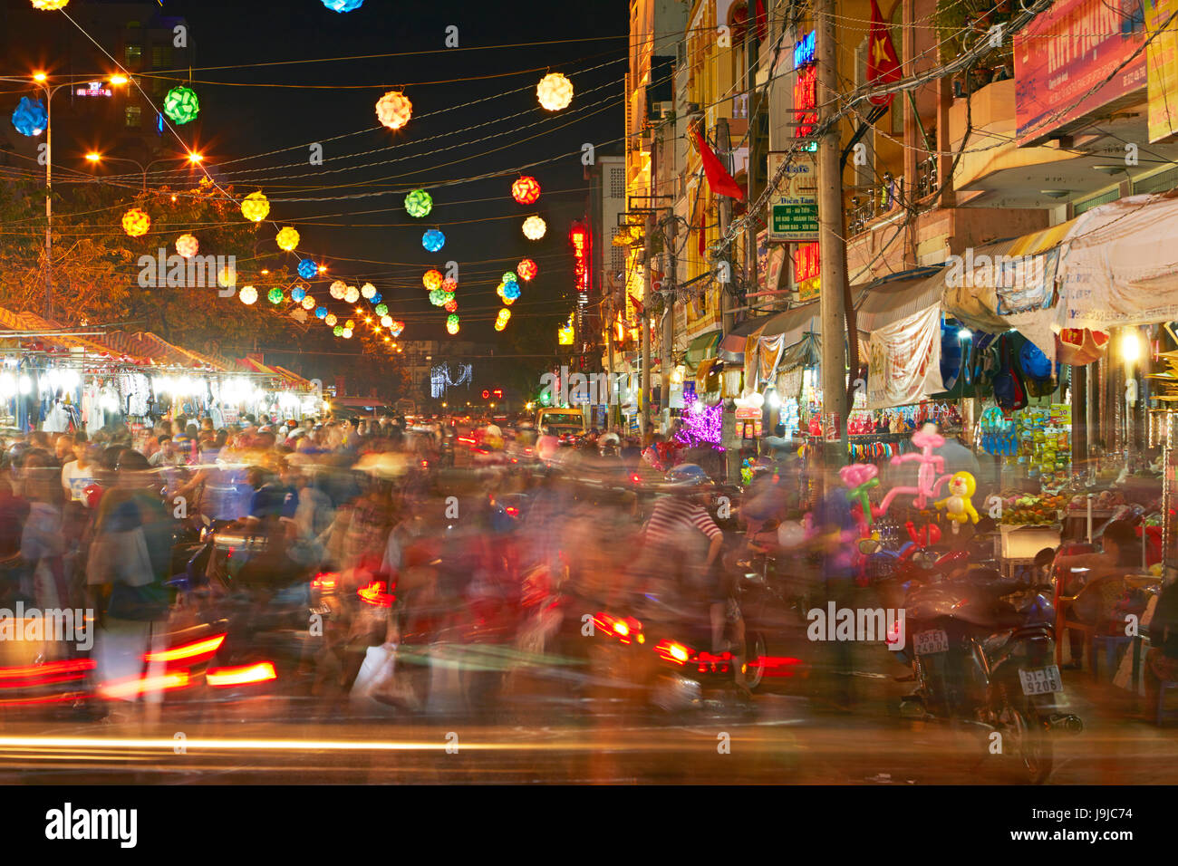 Ninh Kieu Night Market, Can Tho, Mekong Delta, Vietnam Stock Photo - Alamy
