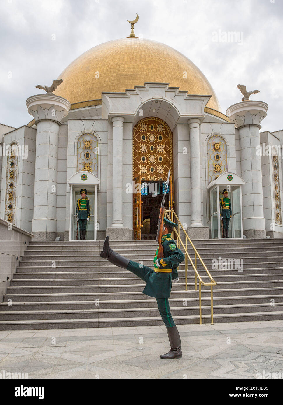 Turkmenistan, Ashgabat City, Turkmenbashi´s Mausoleum Stock Photo - Alamy Turkmenistan, Ashgabat City, Turkmenbashi´s Mausoleum Stock Photo - Alamy