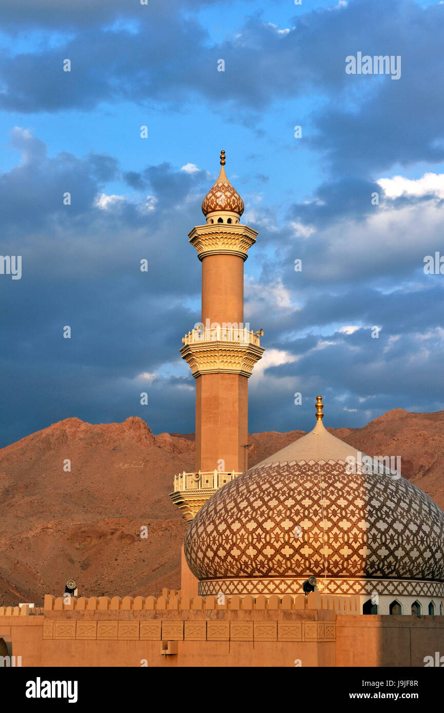 Sultanate of Oman, Al-Dakhiliyah, Western Hajar Mountains, Nizwa fort ...