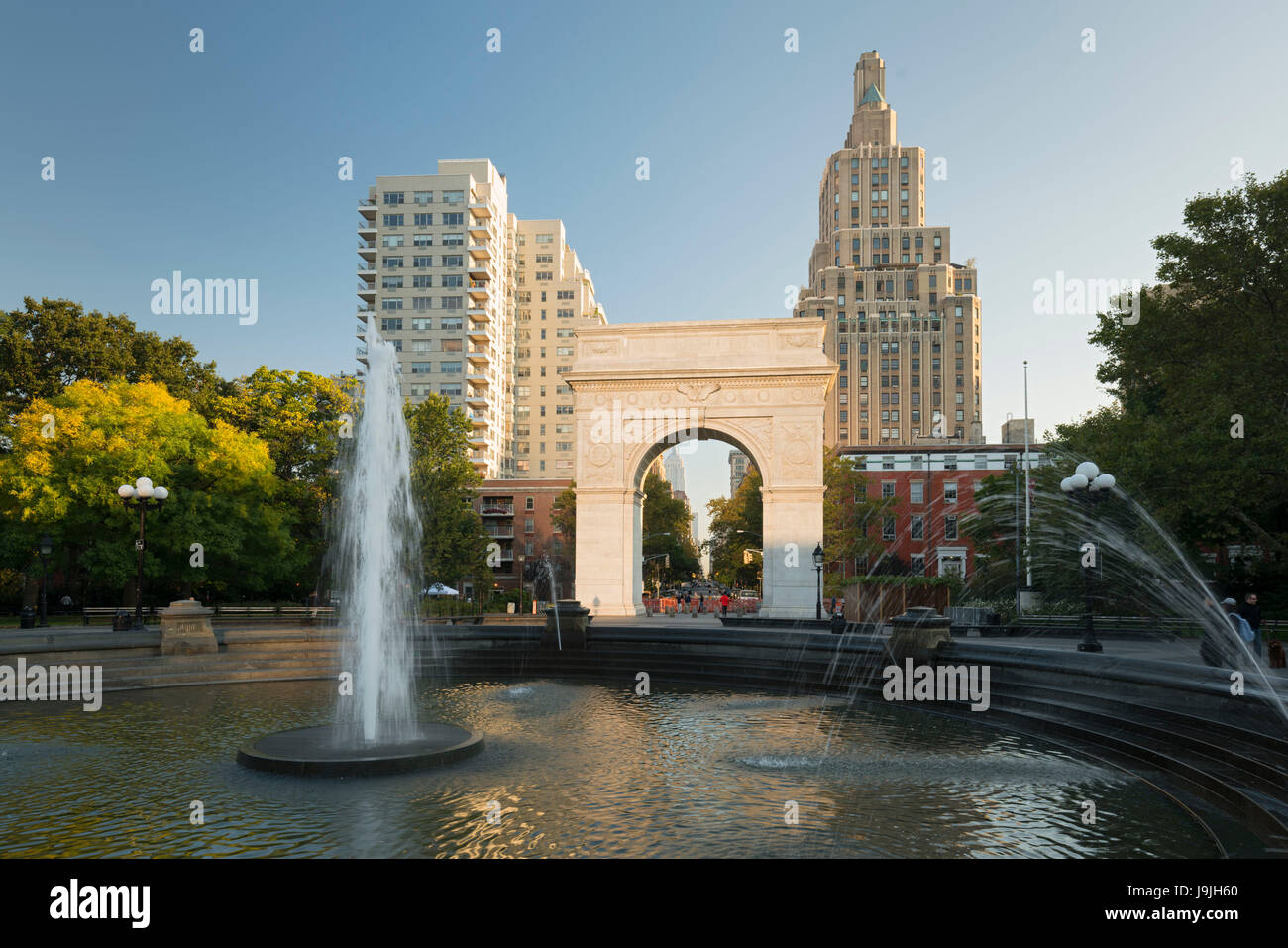 Washington Square Arch in Washington Square park, Manhattan, New York ...