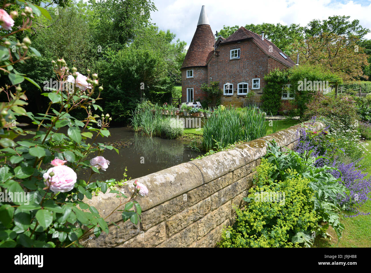 Sussex country house hi-res stock photography and images - Alamy