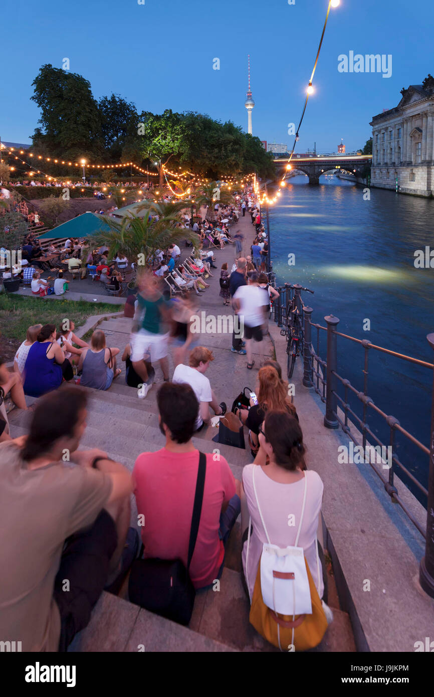 beach bar 'Mitte', Bode Museum, museum island, the Spree, television ...
