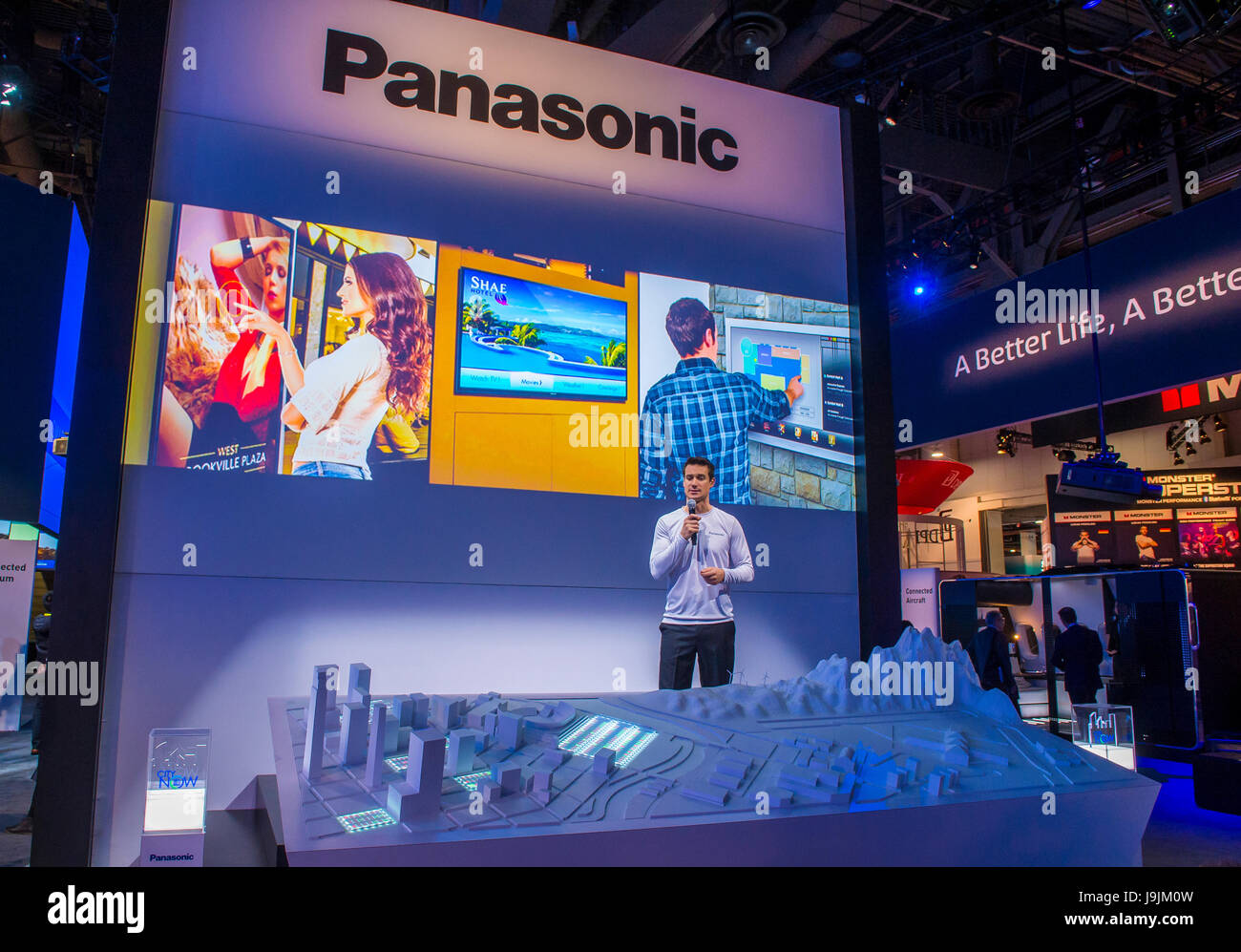 Ces 2017 panasonic hi-res stock photography and images - Alamy