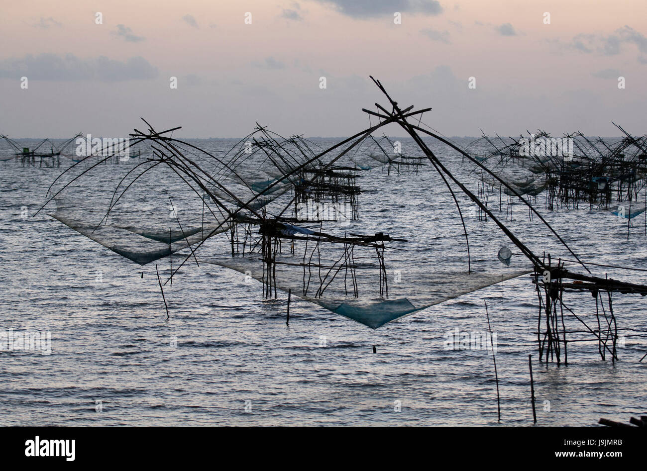 Shore operated lift nets hi-res stock photography and images - Alamy