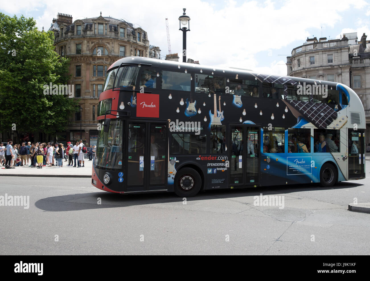159 london bus hi-res stock photography and images - Alamy
