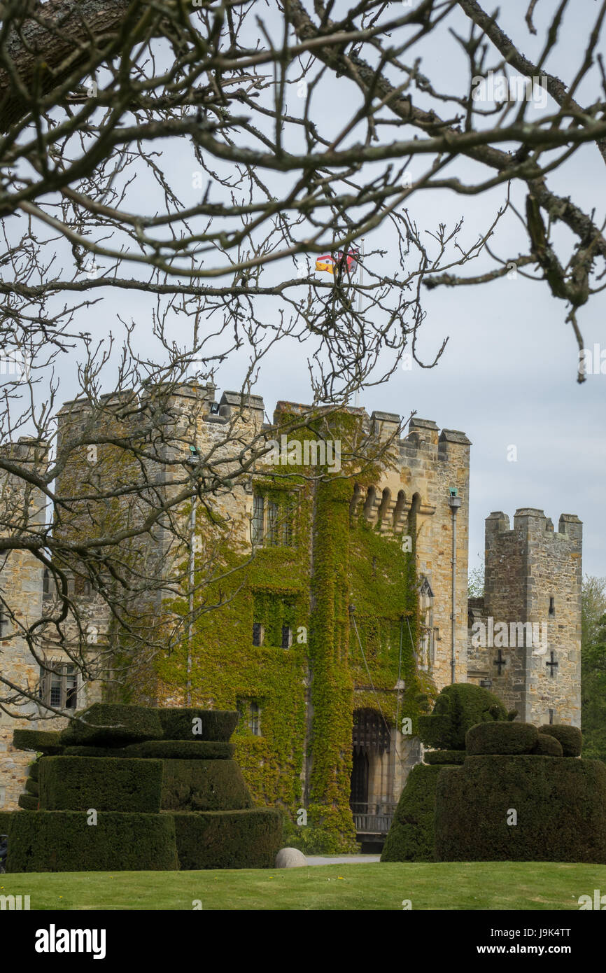 Tudor village kent anne boleyn home hi-res stock photography and images ...