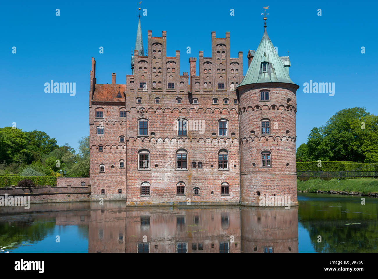 Egeskov castle Denmark with moat Stock Photo - Alamy