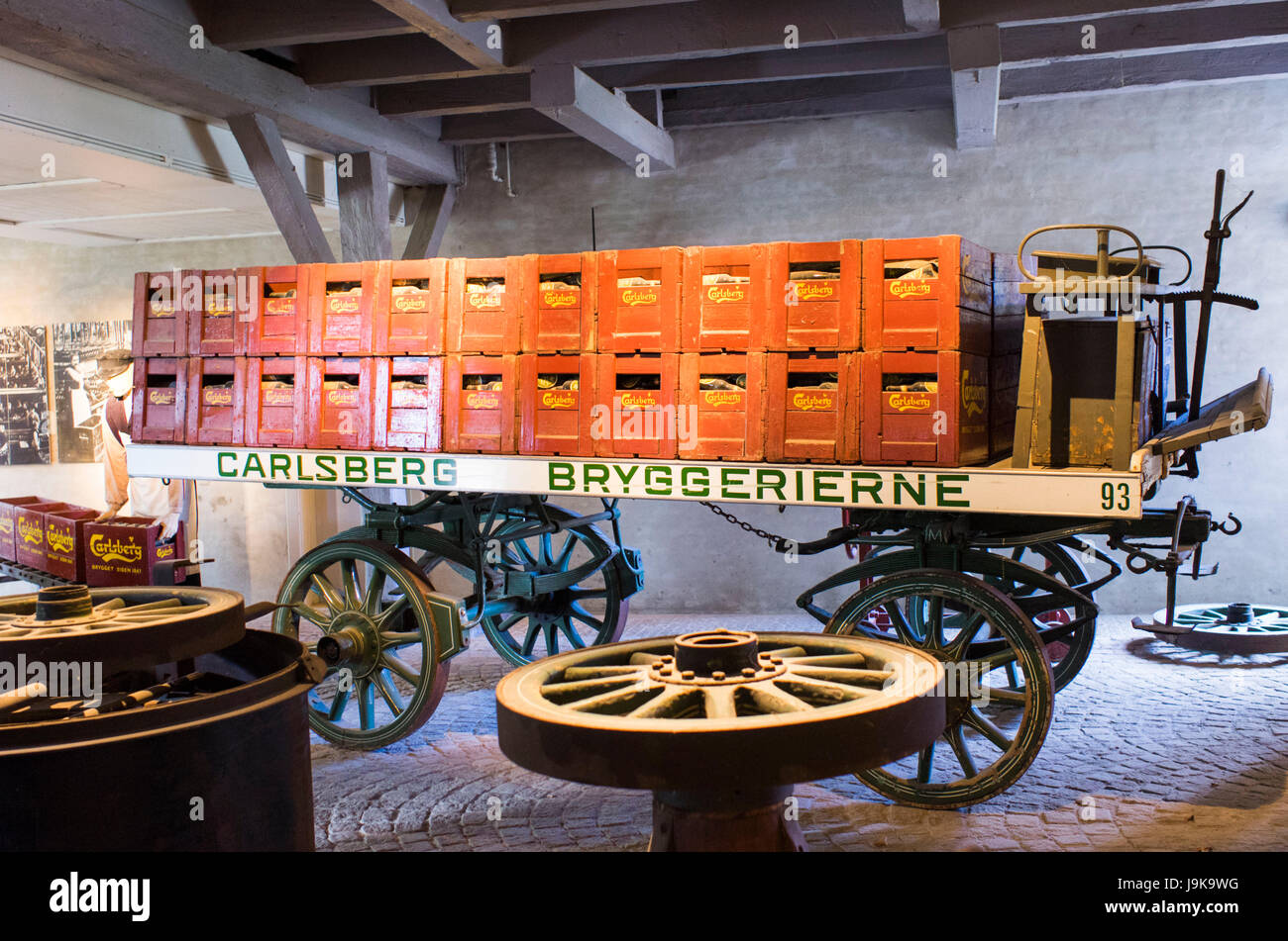 Horse drawn beer wagon hi-res stock photography and images - Alamy