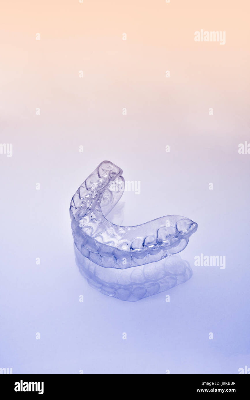 Orthodontic retainer. Vacuum-formed (Essix Stock Photo - Alamy