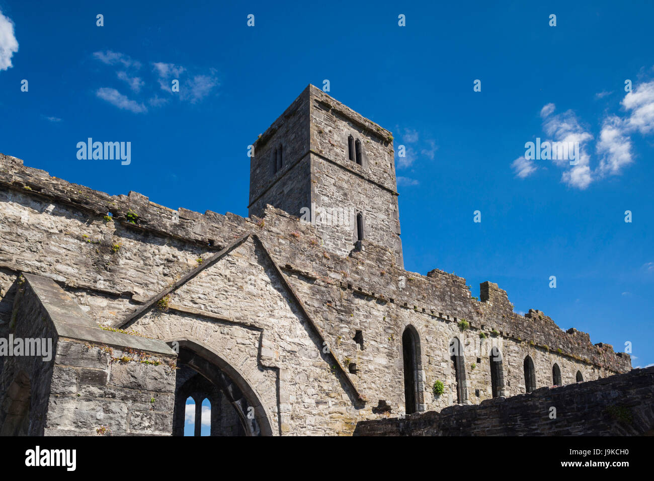 15th century abbey hi-res stock photography and images - Alamy