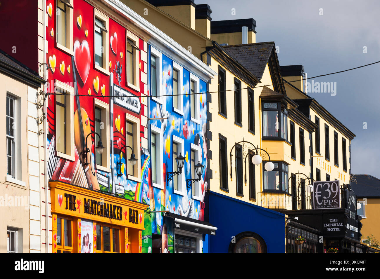 Ireland, County Clare, Lisdonvarna, colorful buildings Stock Photo - Alamy