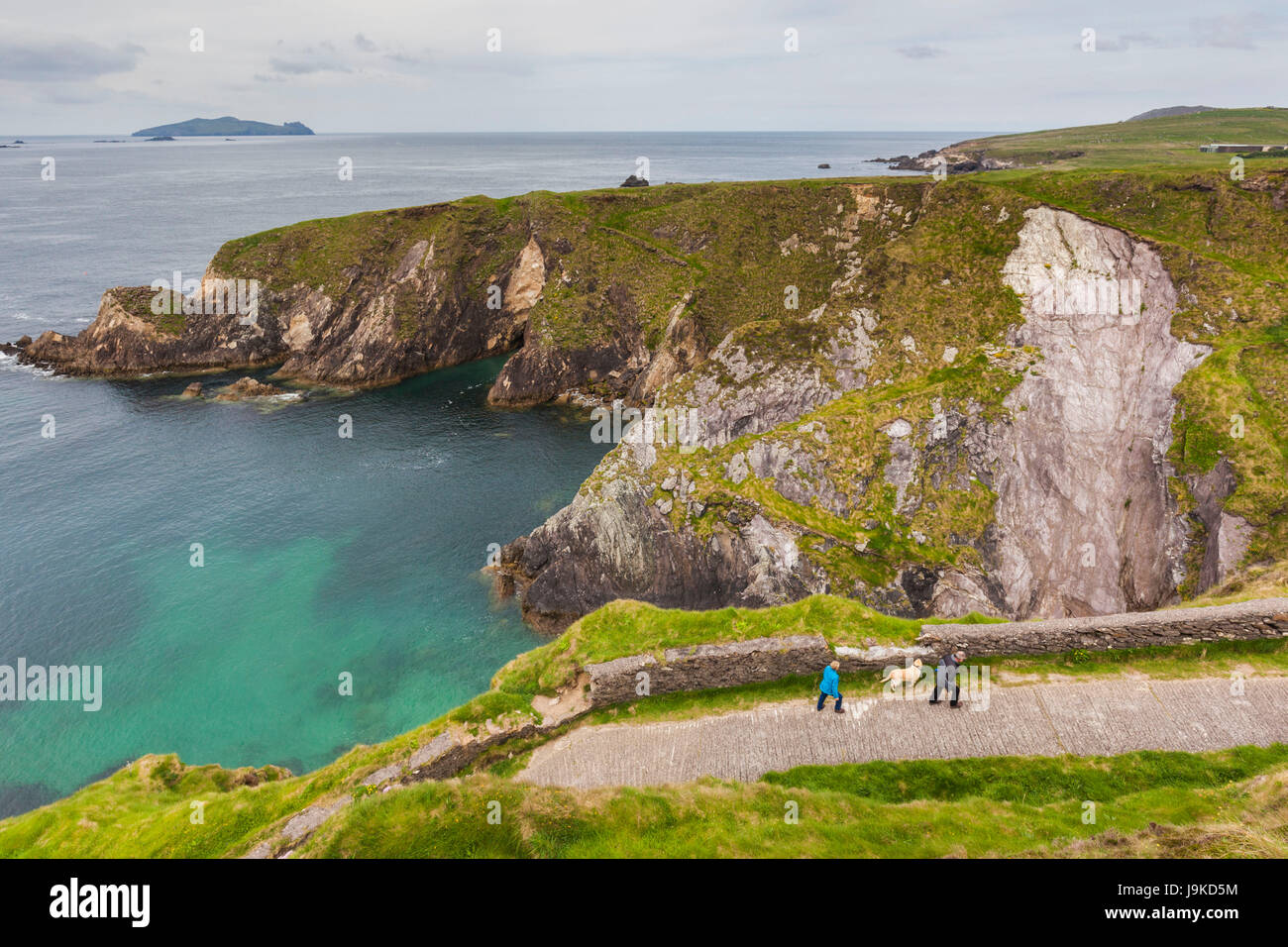Ireland, County Kerry, Dingle Peninsula, Slea Head Drive, Dunquin ...