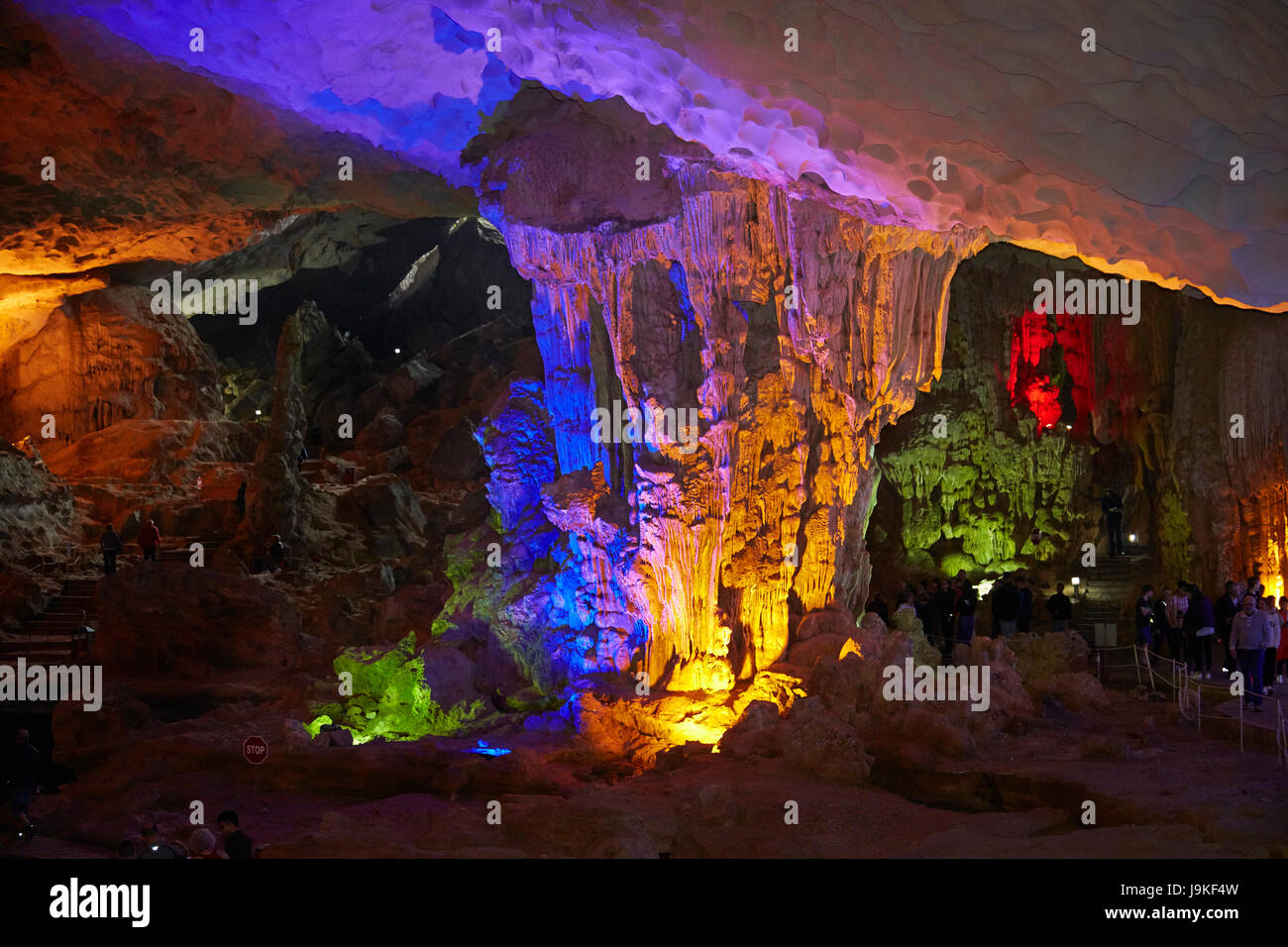 Limestone formations and tourists, Surprise Cave (Hang Sung Sot Cave), Ha Long Bay (UNESCO World ...