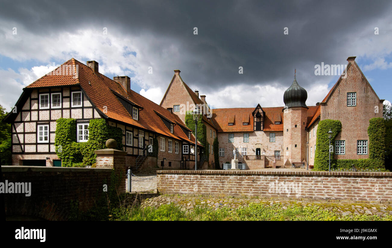 Robber knight castle hi-res stock photography and images - Alamy
